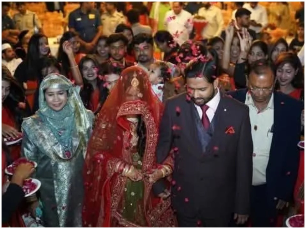 Khan Sir Wife Photo: खान सर की दुल्हन की सामने आई पहली फोटो, स्टेज पर ...