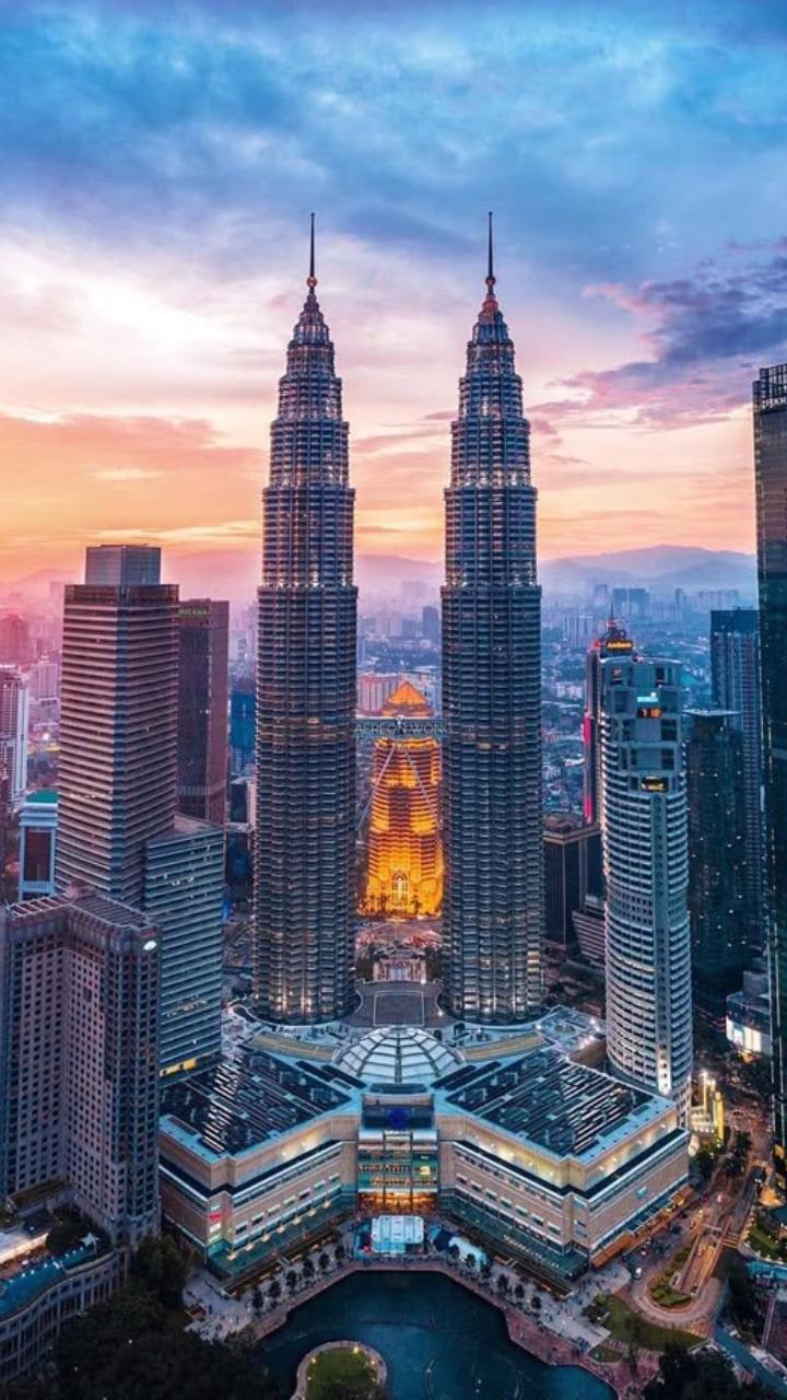 10 Amazing Countries Near India That Offer Totally New Travel Experiences