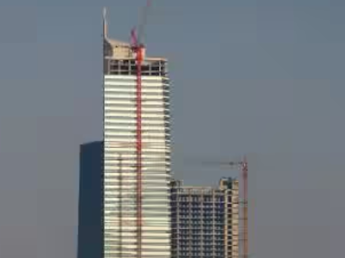 कंगाल पाकिस्तान का बुर्ज खलीफा कहलाती है ये इमारत, ऊंचाई जान पीट लेंगे अपना माथा!