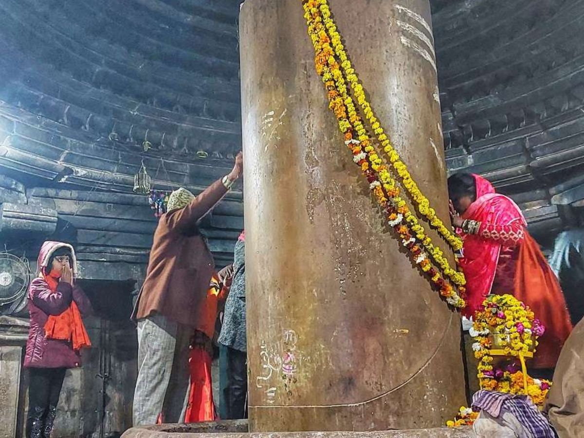Matangeshwar Temple, Khajuraho temple, Khajuraho shivling, Famous ...