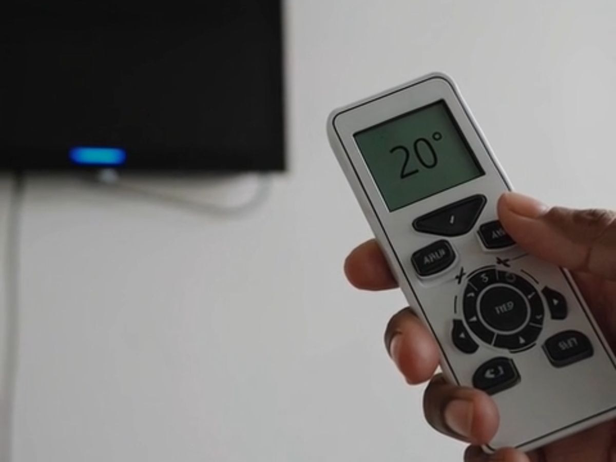 Tips & Tricks: बिजली का भारी बिल देख क्या बैठ जाता है आपका दिल! AC रिमोट का ये सीक्रेट बटन कर ...