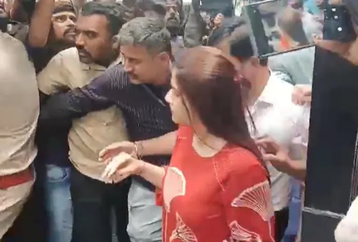 Actor Pavithra Gowda arrested, SC rejects Darshan's bail in Renukaswamy ...