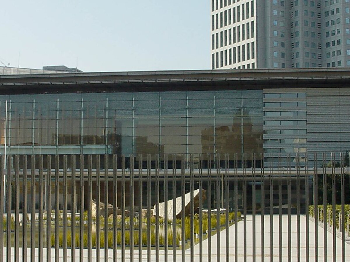 भूतिया है जापान का PM हाउस, आती हैं चीखने-चिल्लाने की आवाजें! खुद जाने ...