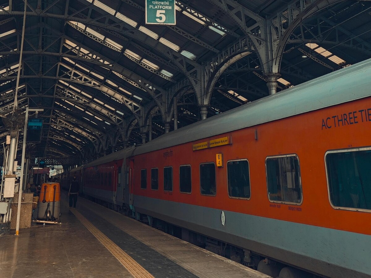 IRCTC Ticket Booking: इन बीमारियों से पीड़ित लोगों को ट्रेन के किराए ...