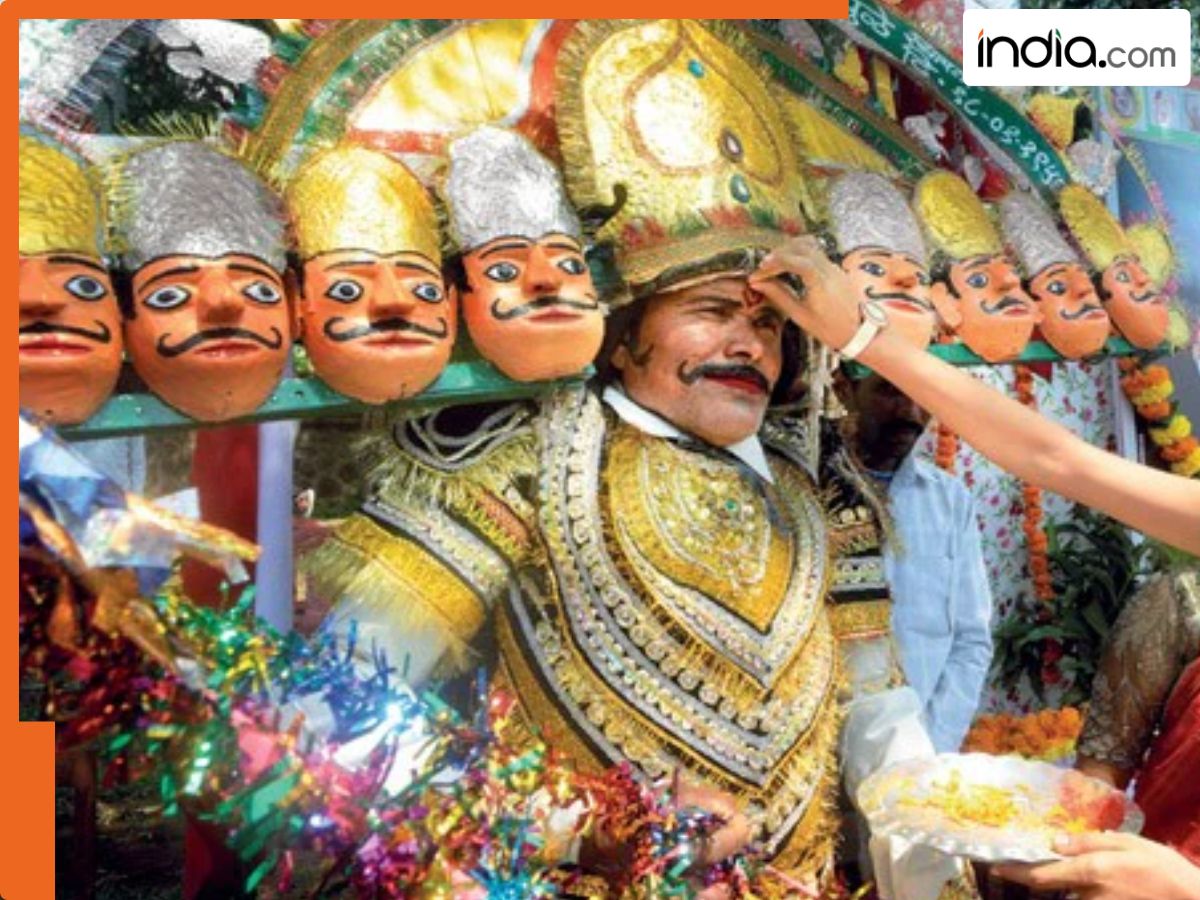 Dussehra 2025: रावण को दामाद मानकर होती है पूजा, जानिए कौन से शहरों और ...