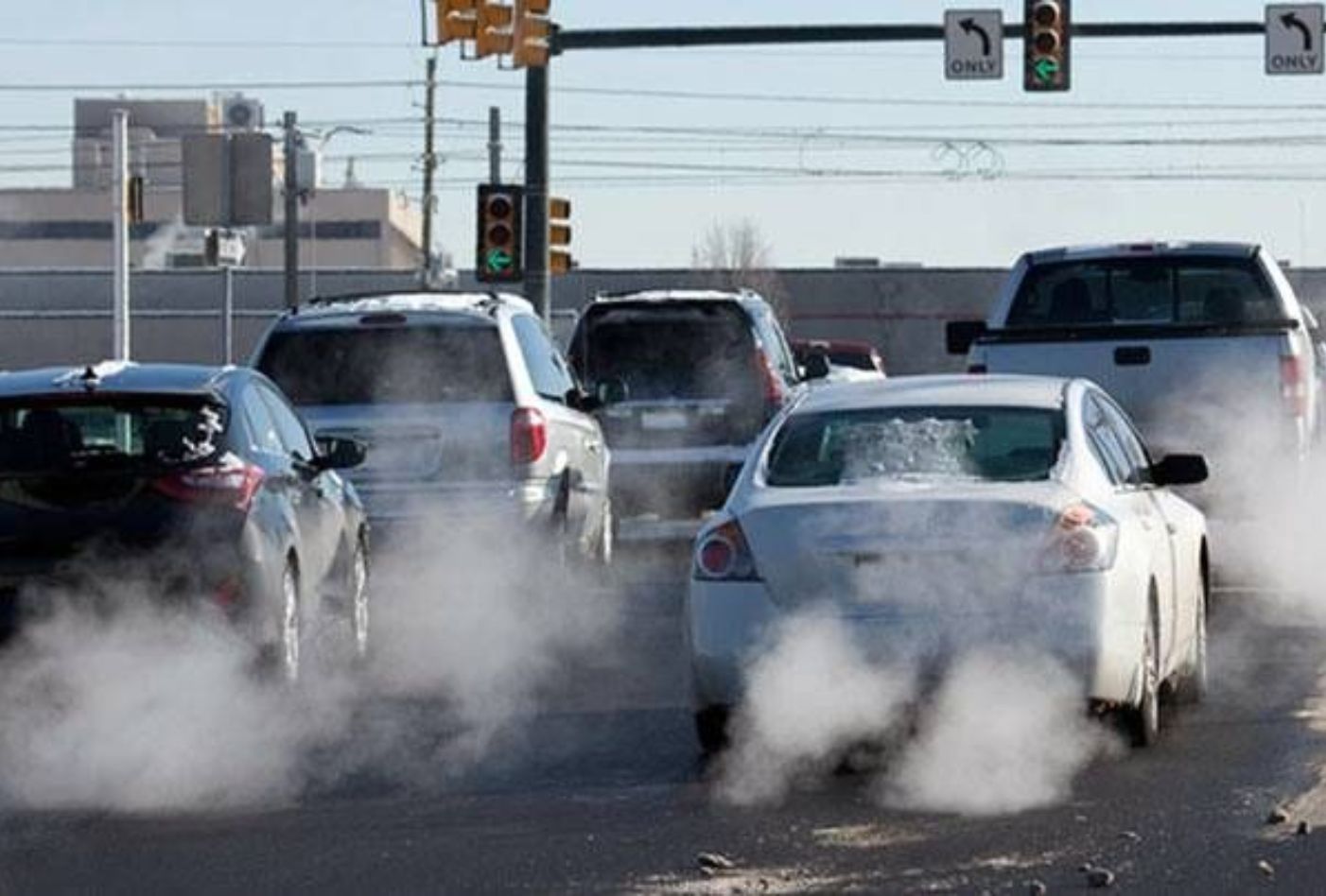 BS4 vs BS6 में इतना बड़ा फर्क? जानें किस गाड़ी का इंजन तगड़ा, किसमें ...