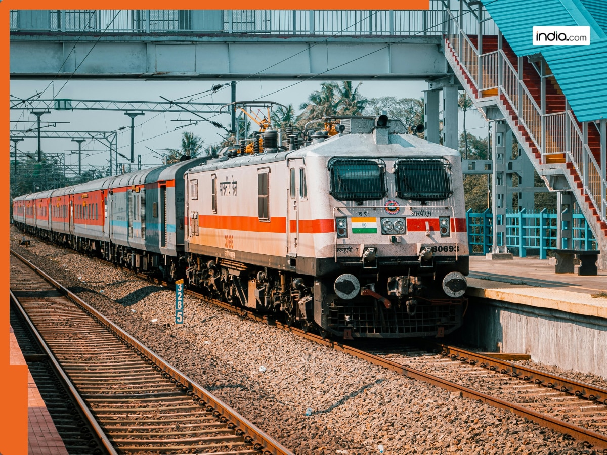 रील बनाने के चक्कर में चली गई जान, जलगांव में ट्रेन की चपेट में आए ...