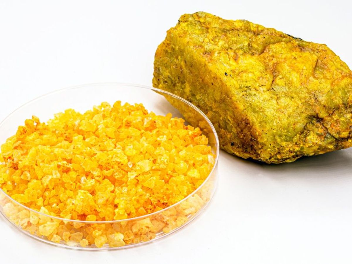 Uranium Uses: बम ही नहीं इन चीजों में भी होता है यूरेनियम का इस्तेमाल ...