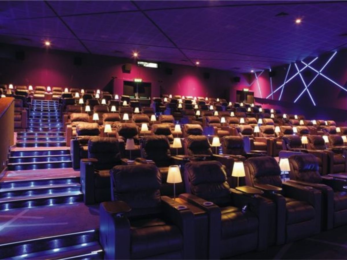 PVR में फिल्में तो देखी होंगी, मगर क्या इसका फुलफॉर्म पता है? पूरा नाम ...