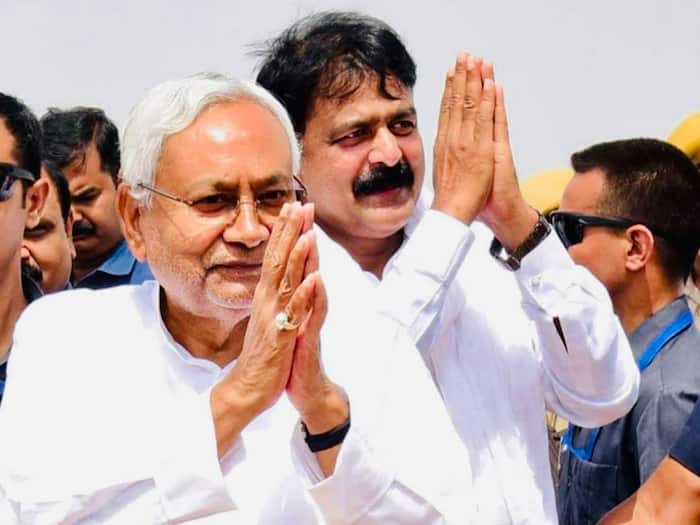 कौन हैं नीतीश सरकार के इकलौते मुस्लिम मंत्री? पीएम मोदी ने भी गमछा ...