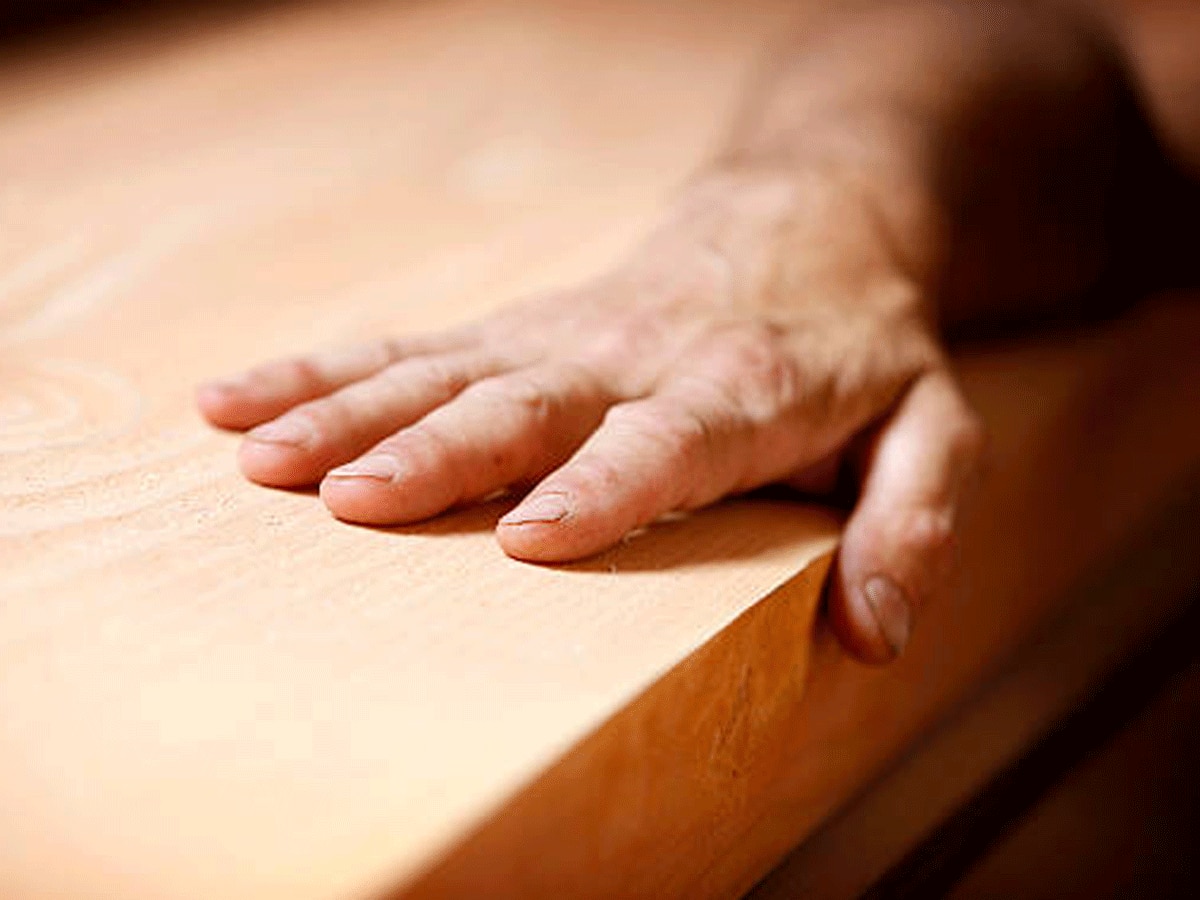 क्या वाकई 'Touch Wood' कहने से नहीं लगती बुरी नज़र? 'नज़र न लगे, थू-थू ...