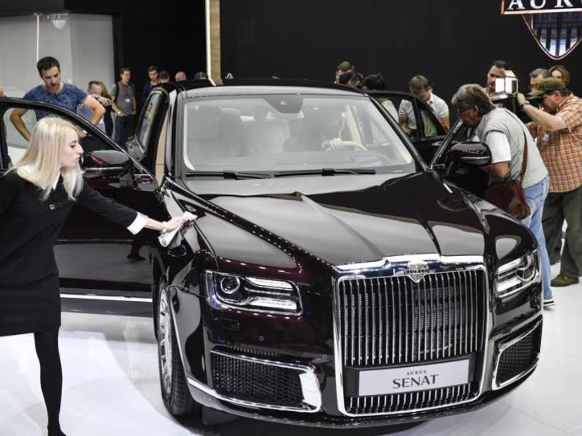 दुनिया की सबसे सुरक्षित कार में सफर करते हैं पुतिन, ग्रेनेड भी नहीं तोड़ सकता कांच! कीमत जान उड़ ...