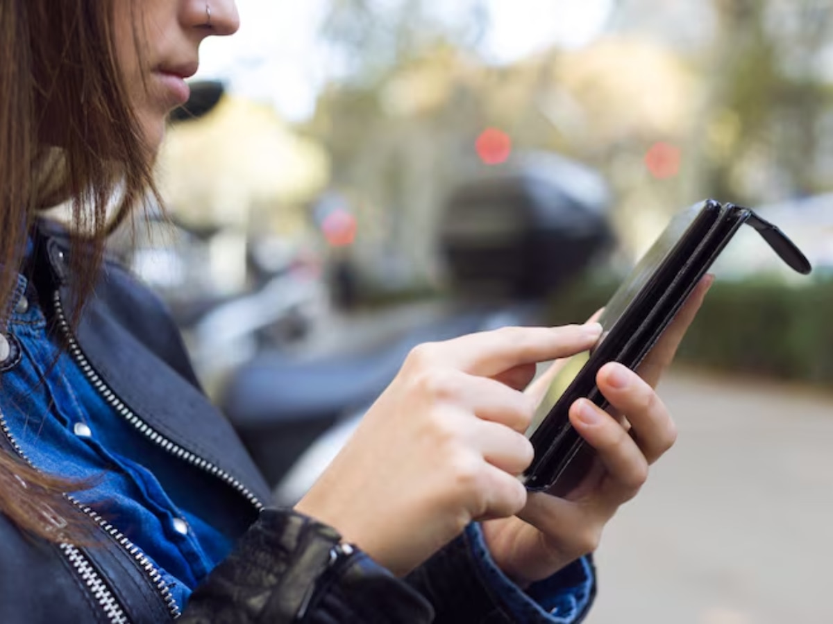 How to Track Lost Mobile: चोरी या गुम हो गया है आपका फोन? बस 2 मिनट में ...
