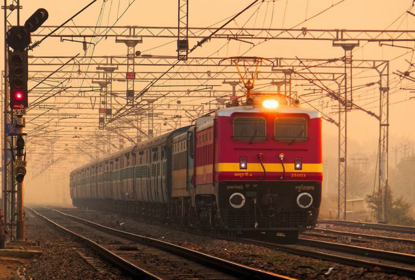 ट्रेन के अलग-अलग हॉर्न का मतलब जानकर सिर पकड़ लेंगे आप! 99% यात्रियों ...