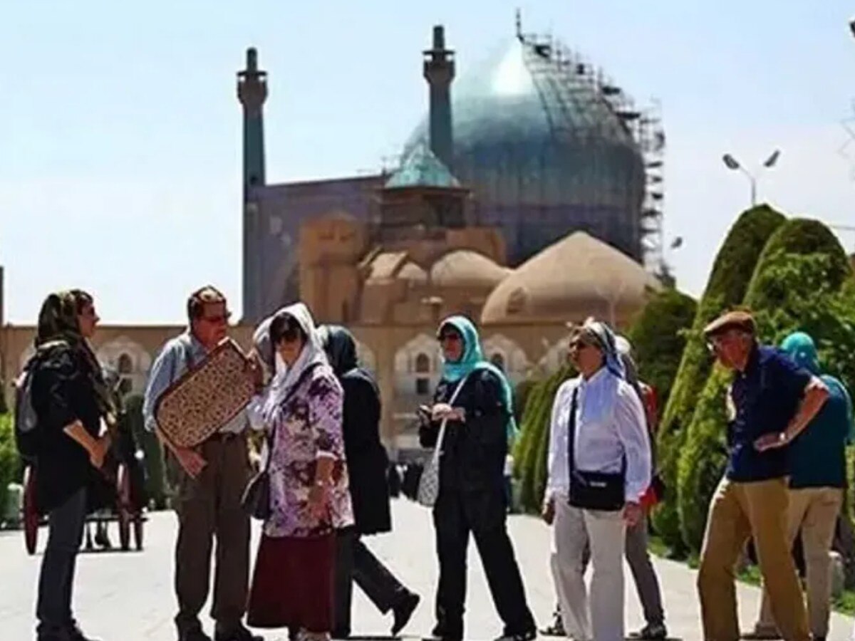 भारत के 100 रुपये इस देश में बन जाएंगे 12 लाख, एयरपोर्ट पर पहुंचते ही ...