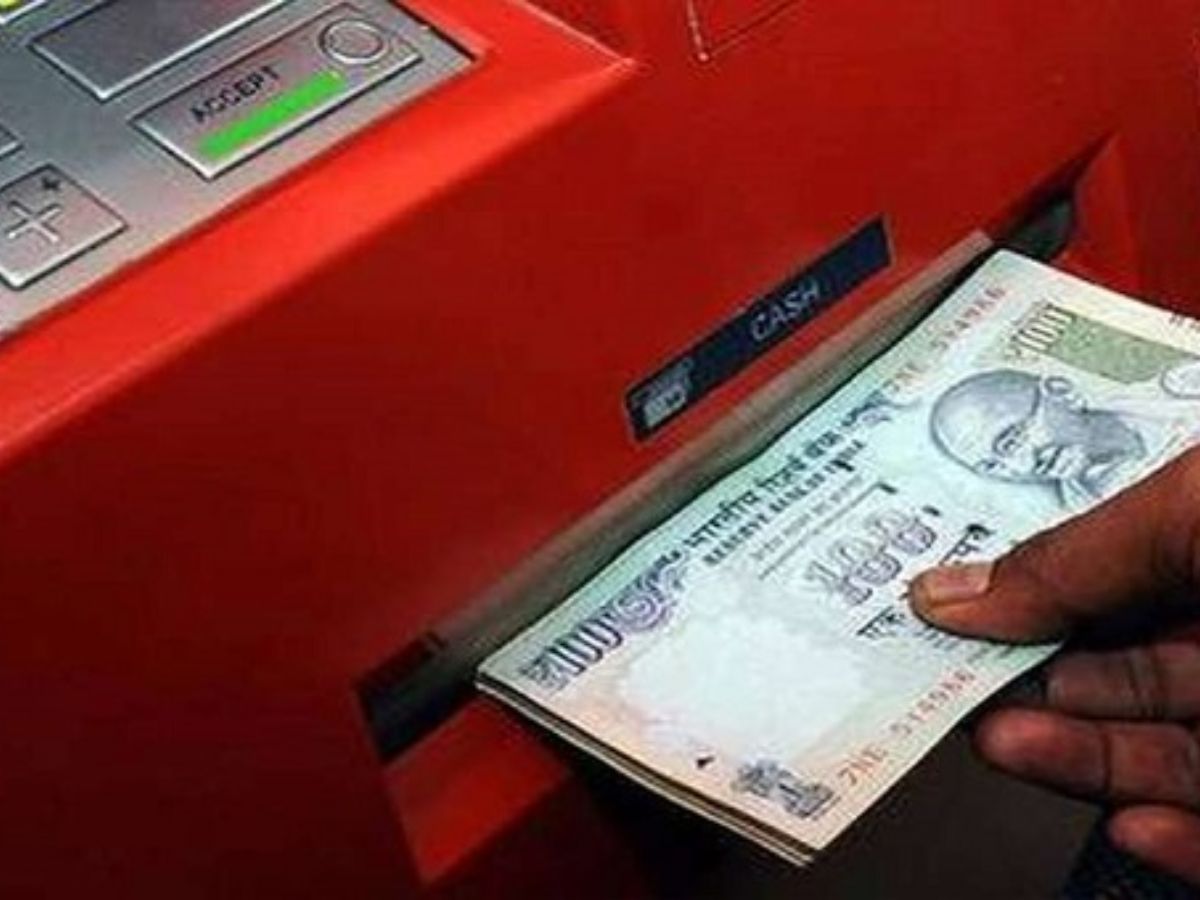 ATM से निकालते हैं कैश तो इस बटन का जरूर करें इस्तेमाल, इग्नोर किया तो ...