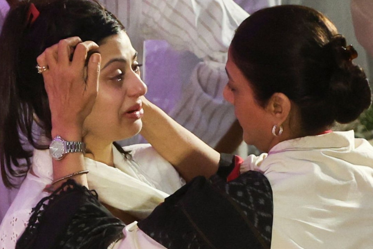 Alvida, Asha Bhosle: Legendary singer laid to rest with full state ...