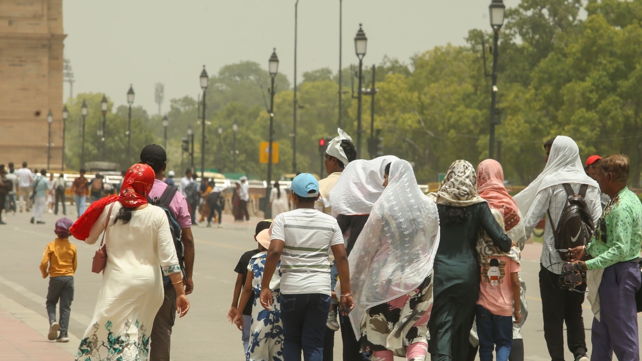 Weather Update: दिल्ली NCR में GRAP-I हटाया गया, बारिश से AQI में सुधार ...