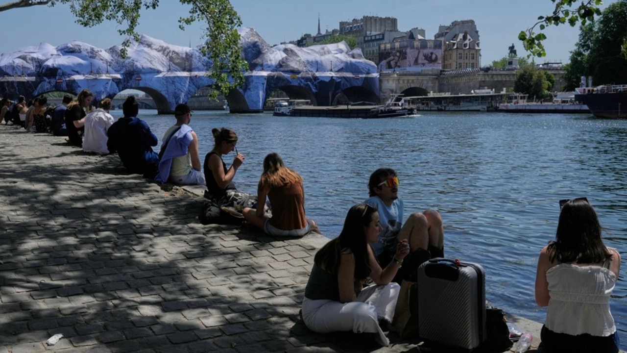 Europe reels under severe heat wave, 7 die in France, while ...