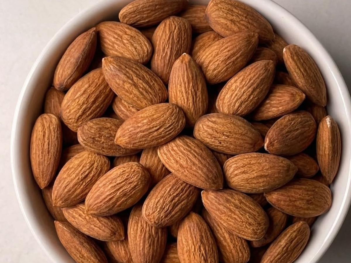 Soaked almonds, dry almonds,almonds