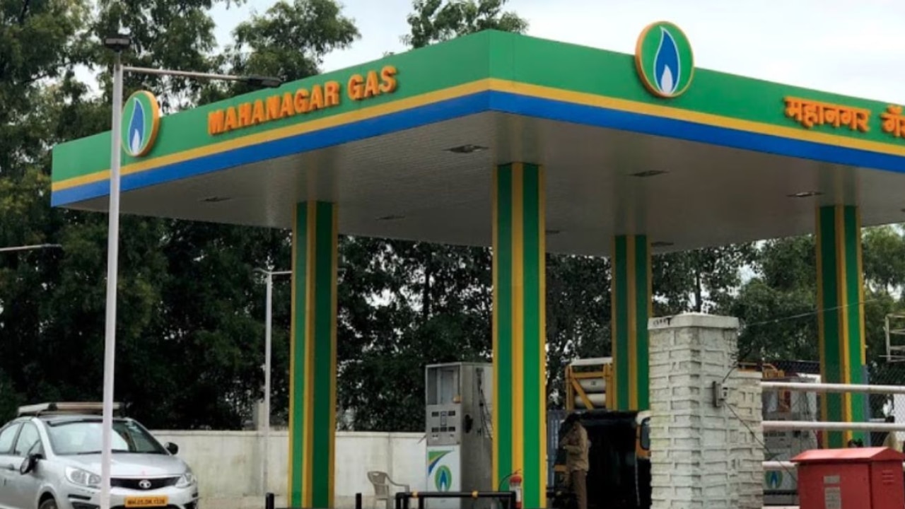 CNG, piped cooking gas price hike: CNG prices up by Rs 2 in Mumbai ...