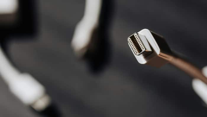 सिर्फ चार्जिंग नहीं, स्मार्टफोन का USB-C पोर्ट करता है कई कमाल के काम ...