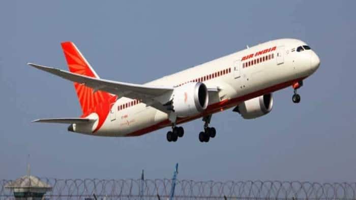 Air India Delhi-Amritsar flight briefly crosses border into Pakistani ...