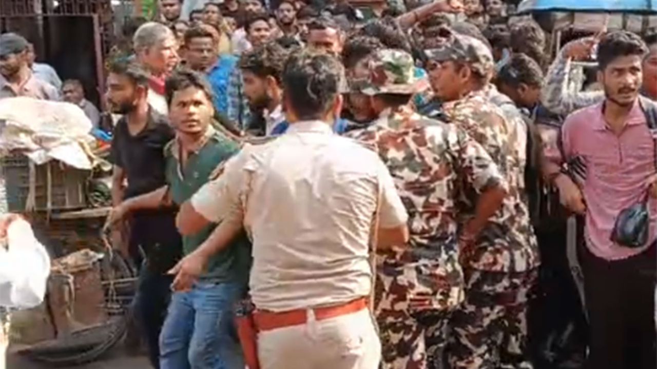 Students stage protest after firing incident outside Khan Sir's ...