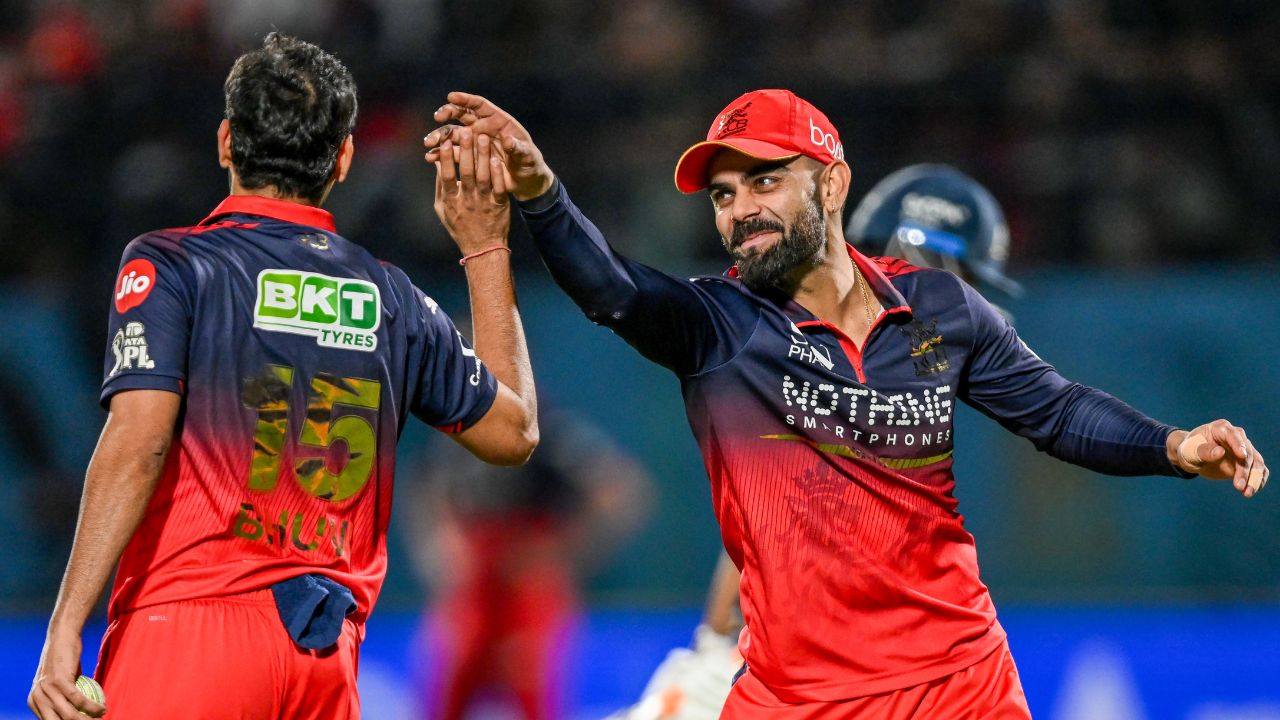 Watch: Virat Kohli and Bhuvneshwar Kumar doing the 'Kikli' dance during ...